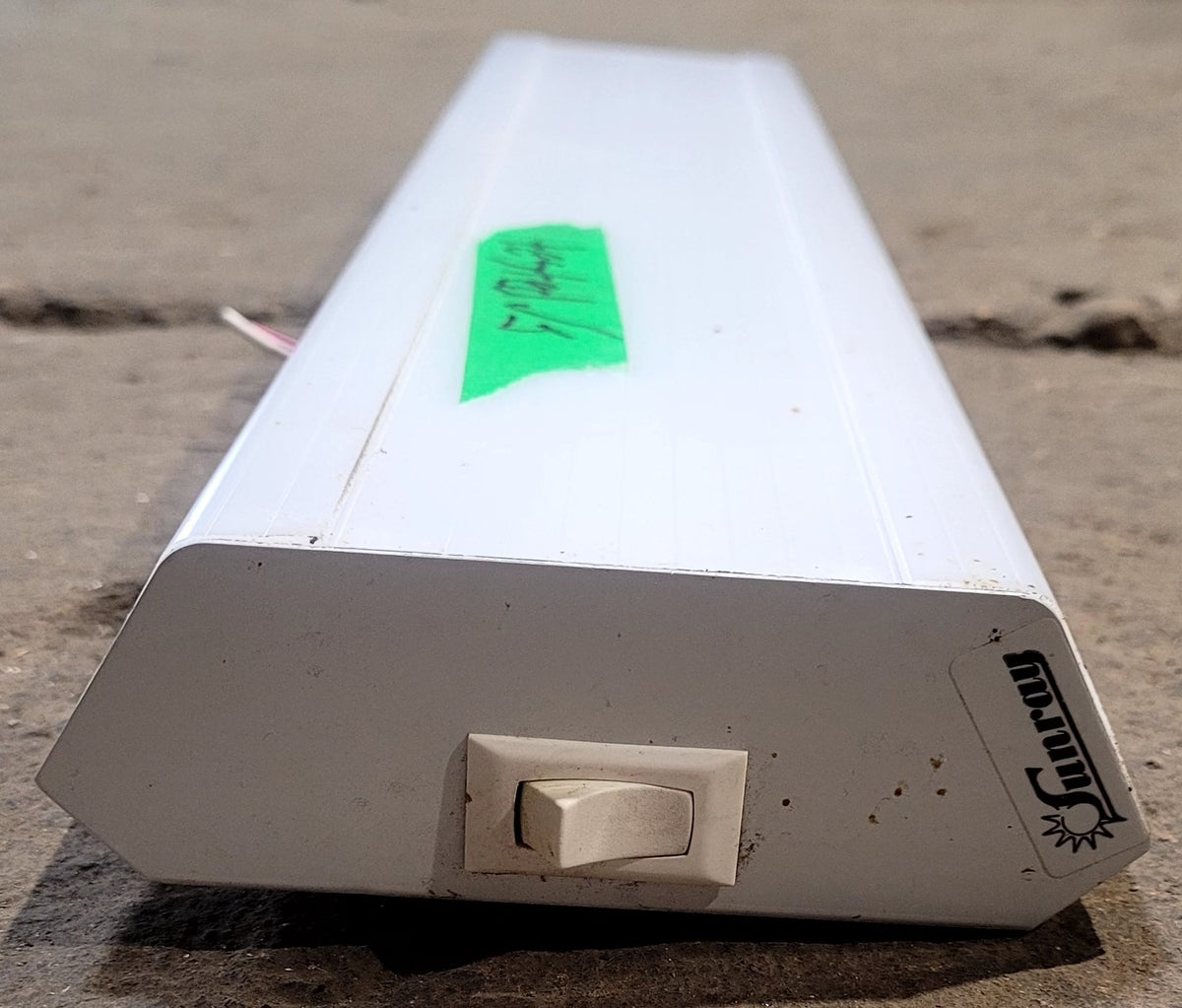 Buy Used Sunbeam Model 550 Dual Florescent light fixture Online - Young ...