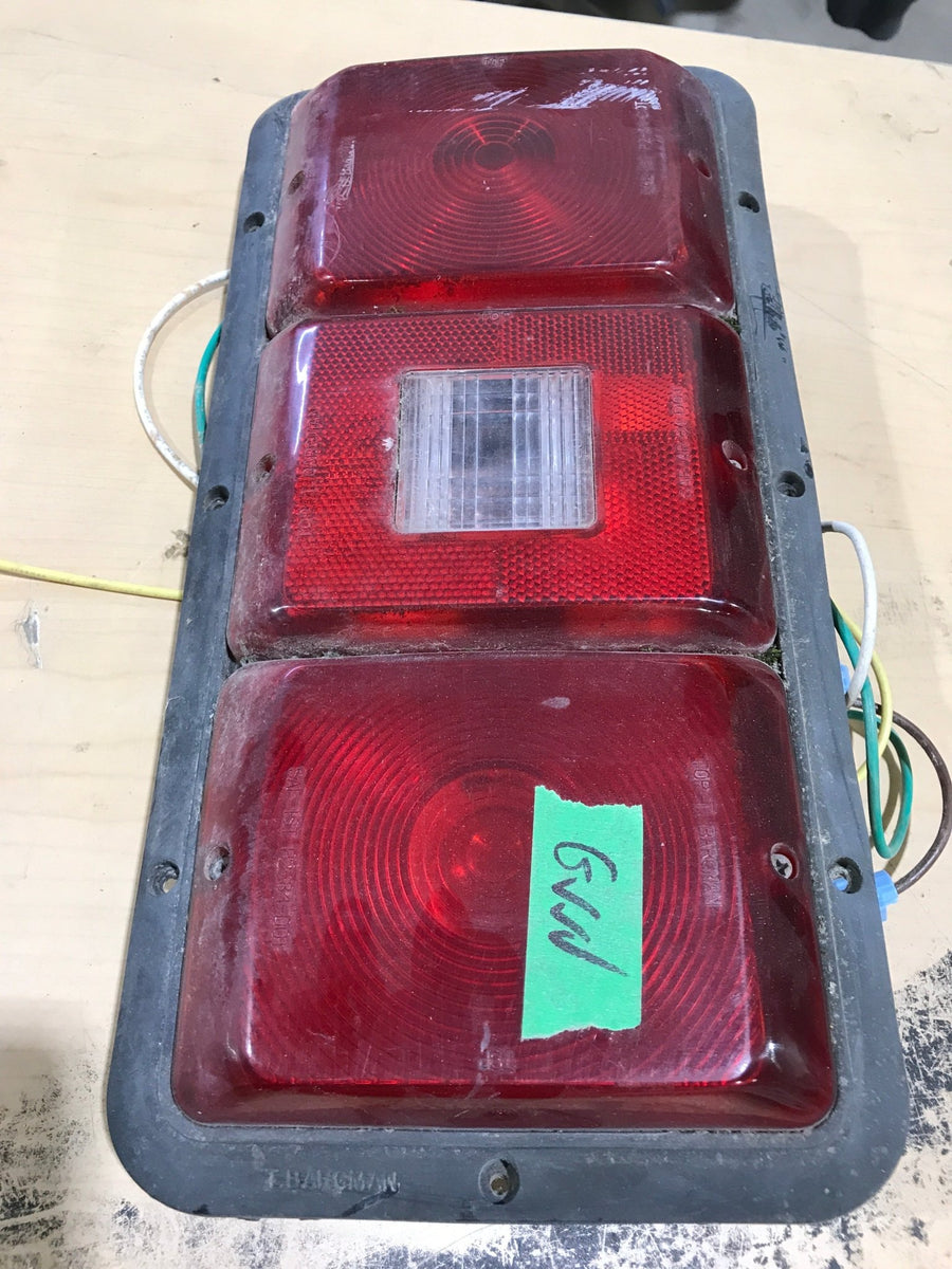 Buy Used RV Tail Light Assembly- Bargman SAE IST P2 84 DOT Online ...