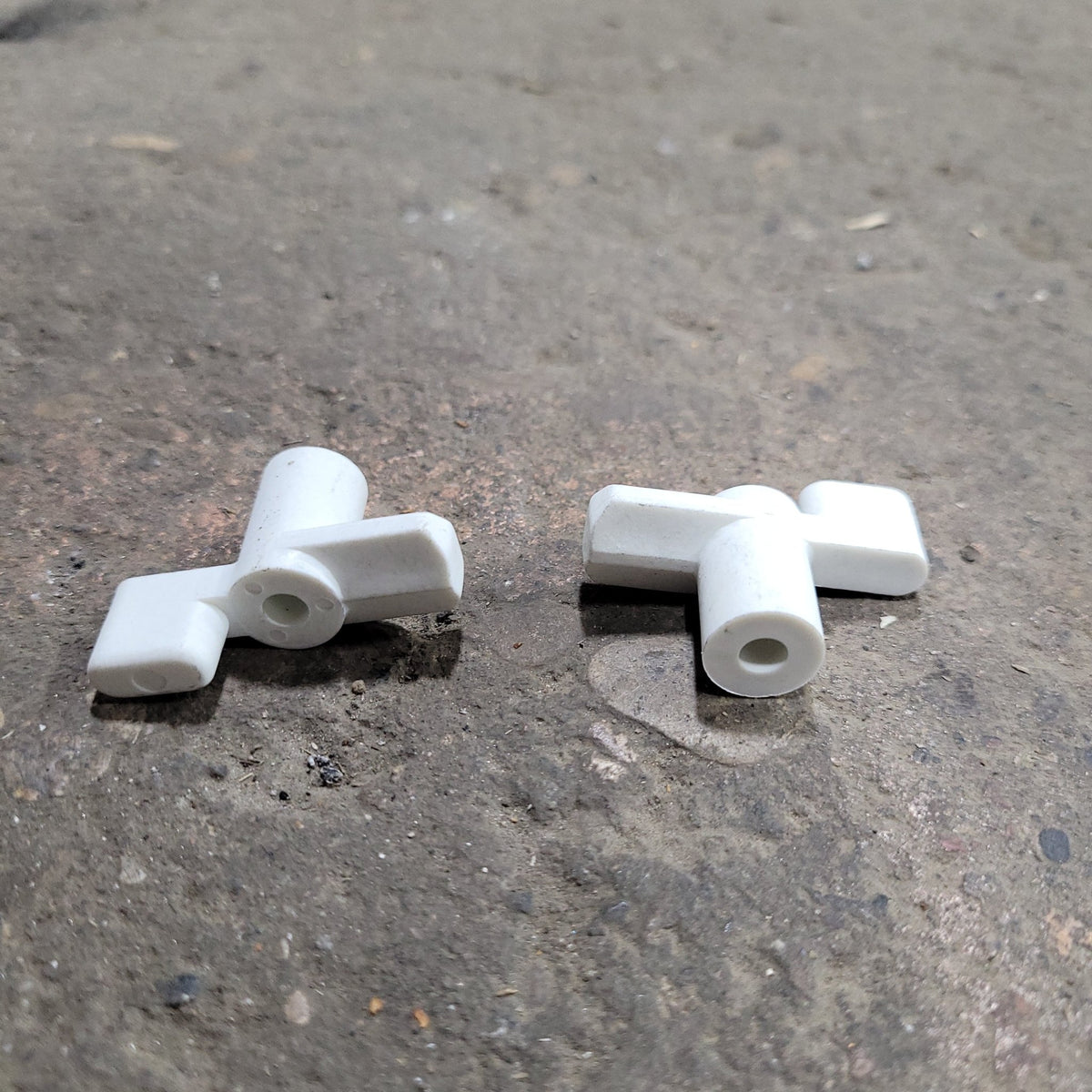 Buy USED JAYCO / STARCRAFT 0501446 PLASTIC SHAFT SCREEN DOOR FOLD-DOWN ...